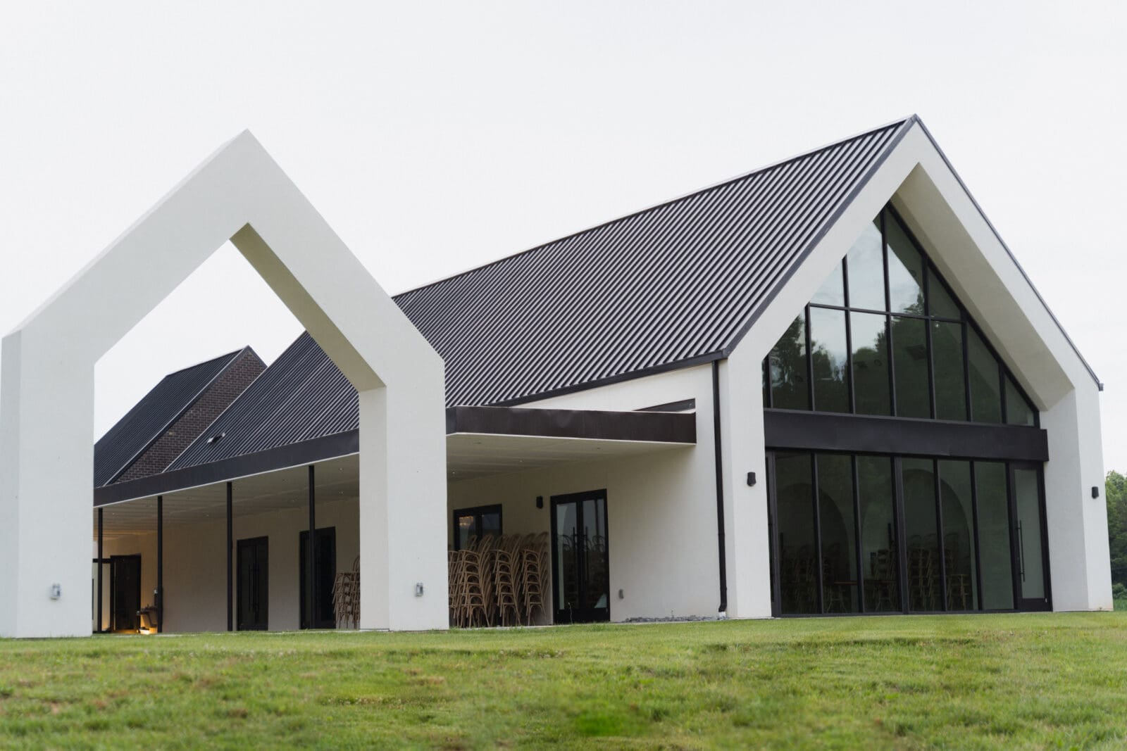 The Lumen House Wedding Venue: A Virtual Tour - thinspacesweddings.com